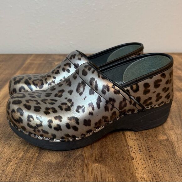 Dansko | Shoes | Dansko Womens Xp 2 Leopard Cheetah Print Professional ...